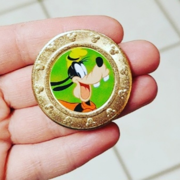 Disney | Other | Disney Mickey Mouse Wonder Mates Metal Coin Goofy ...